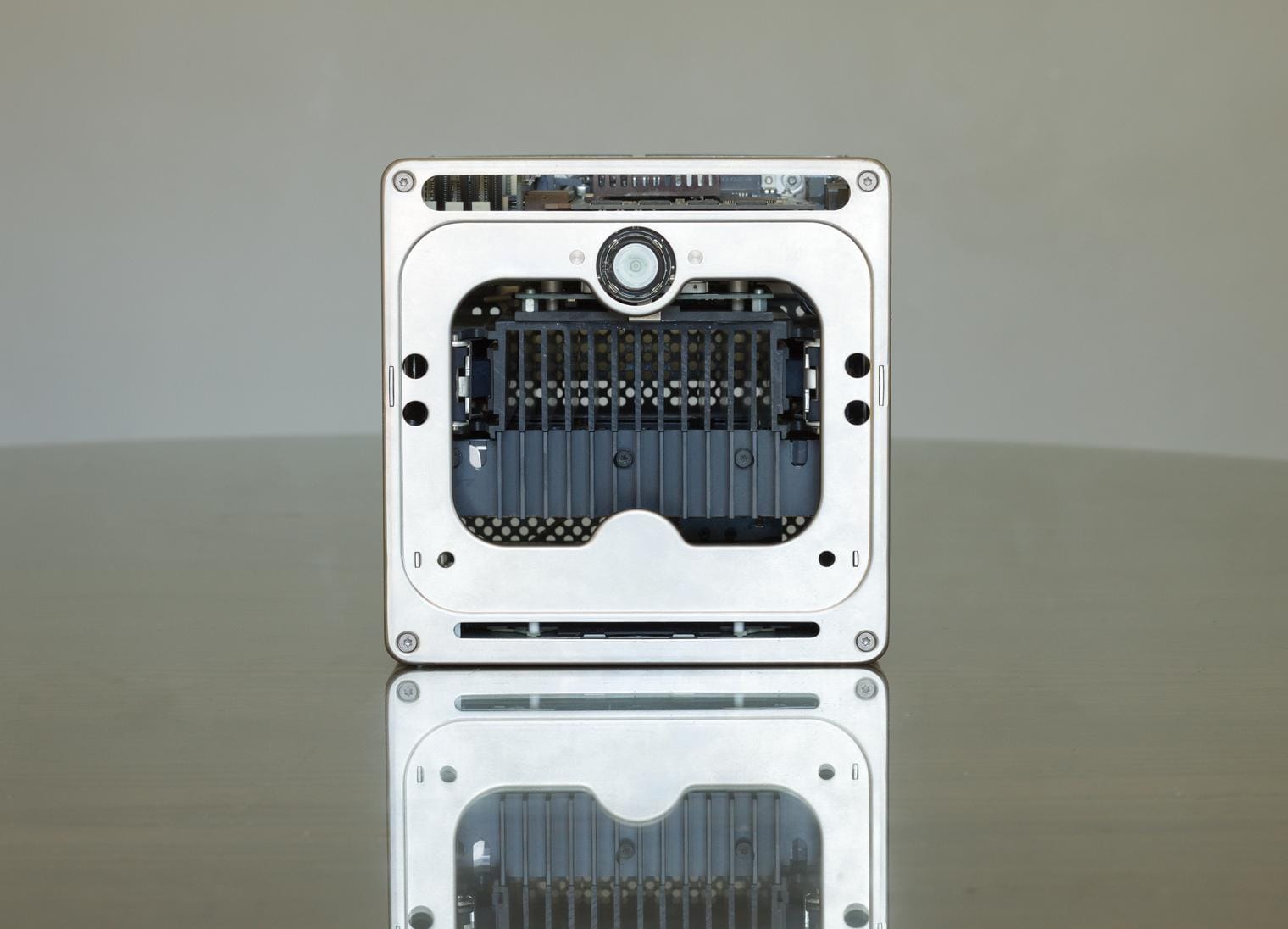 The Apple Power Mac G4 Cube In Pictures | Cracked the Code — Adventures ...