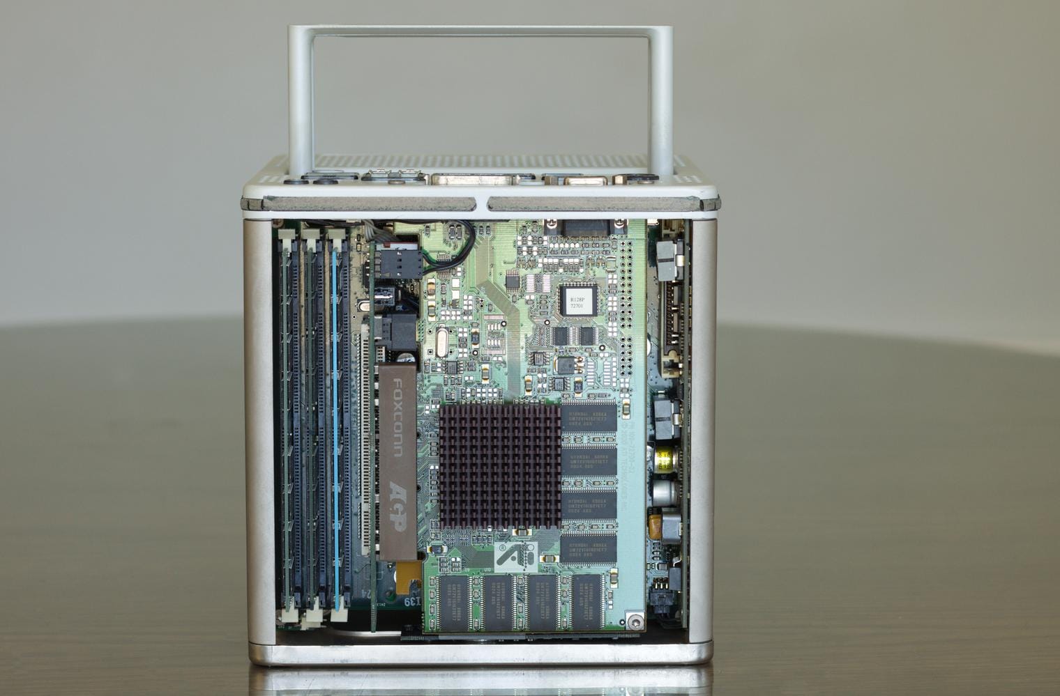 The Apple Power Mac G4 Cube In Pictures | Cracked the Code — Adventures ...