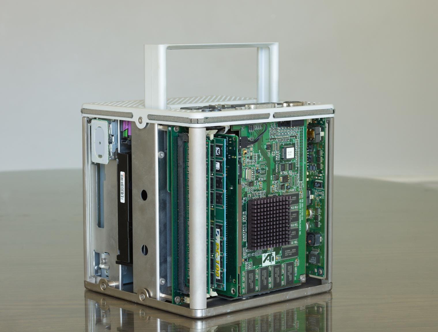 The Apple Power Mac G4 Cube In Pictures | Cracked the Code — Adventures in electronics ...